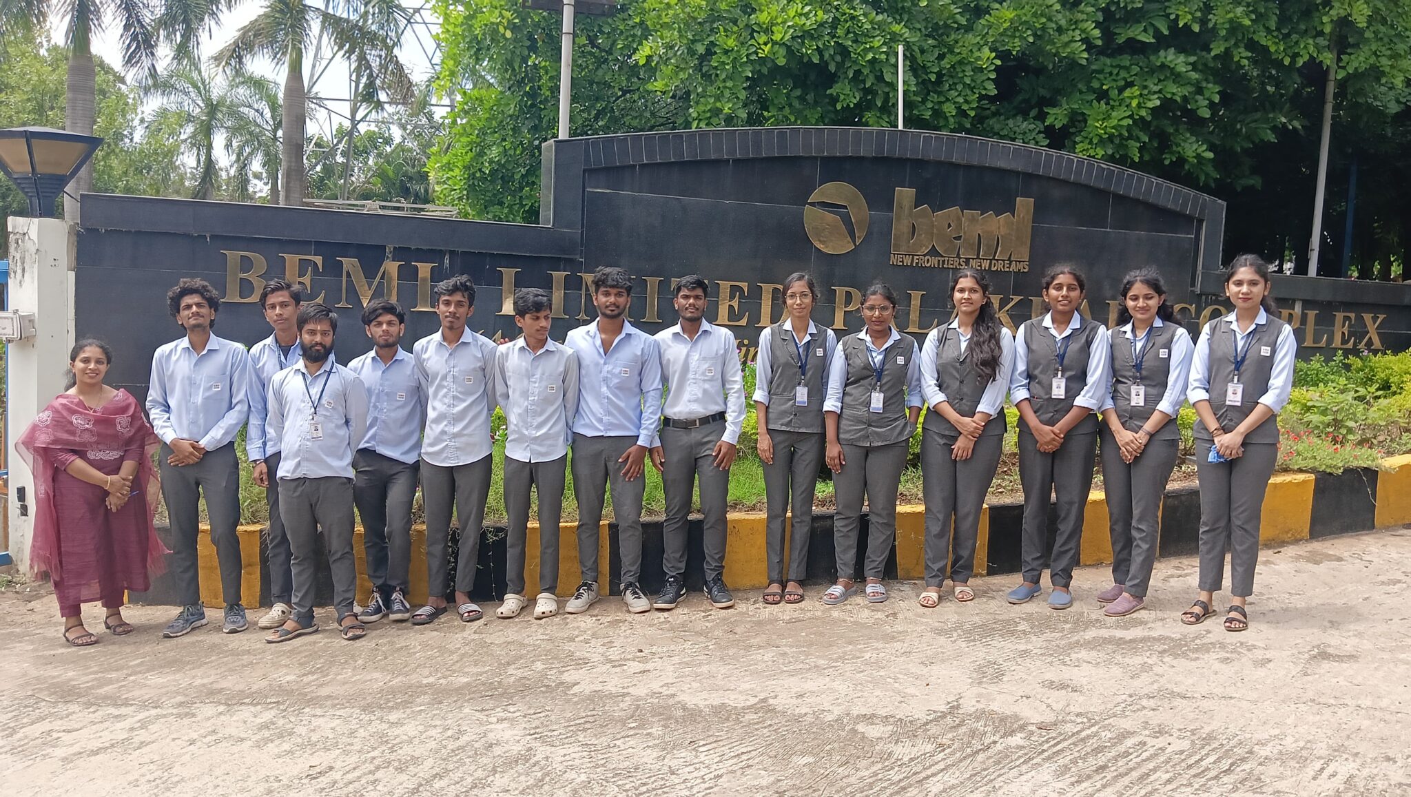 INDUSTRIAL VISIT TO BEML, PALAKKAD - Ahalia School of Commerce ...